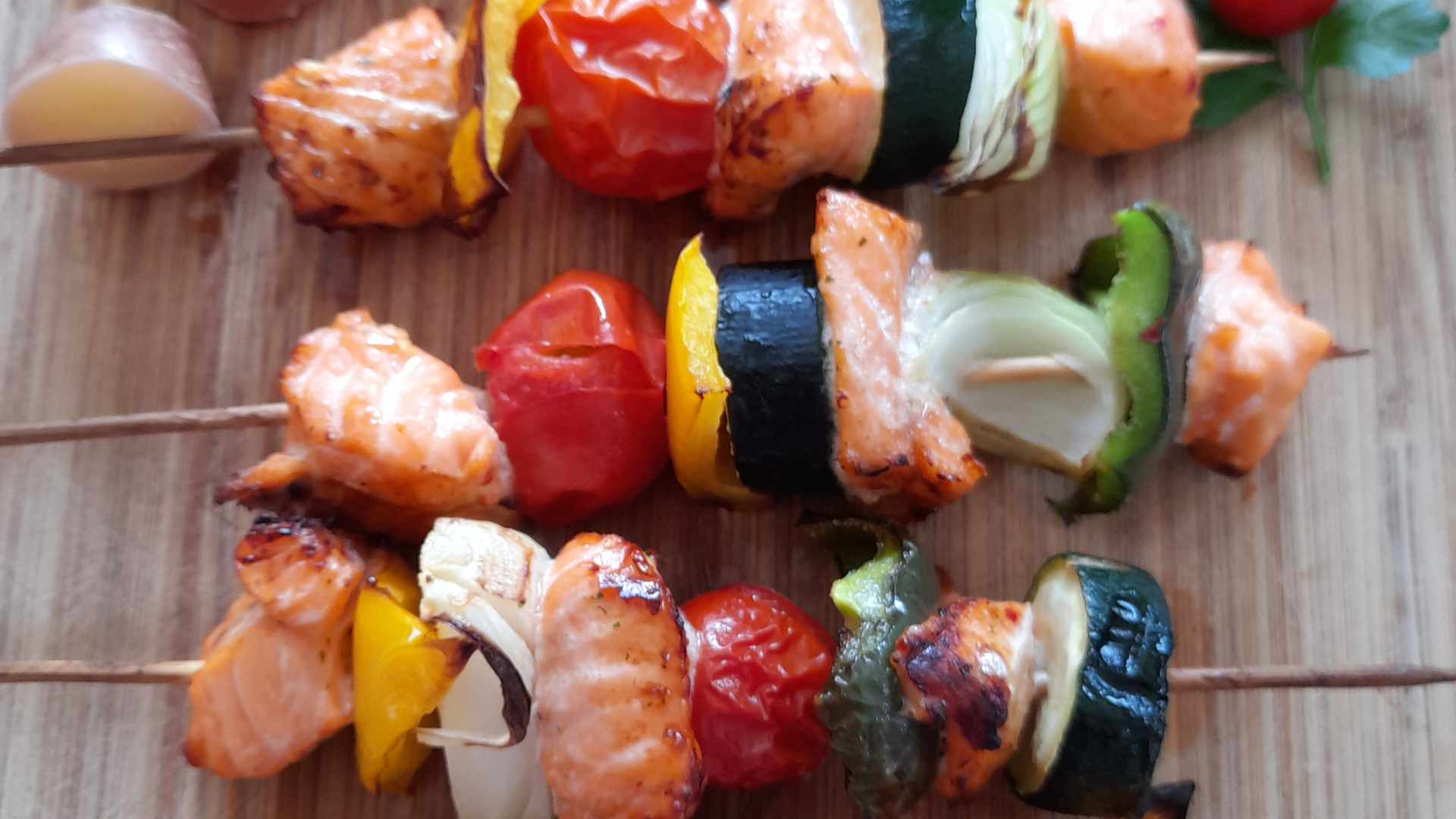 Salmon Mediterranean kebabs - Simple Frugal Life