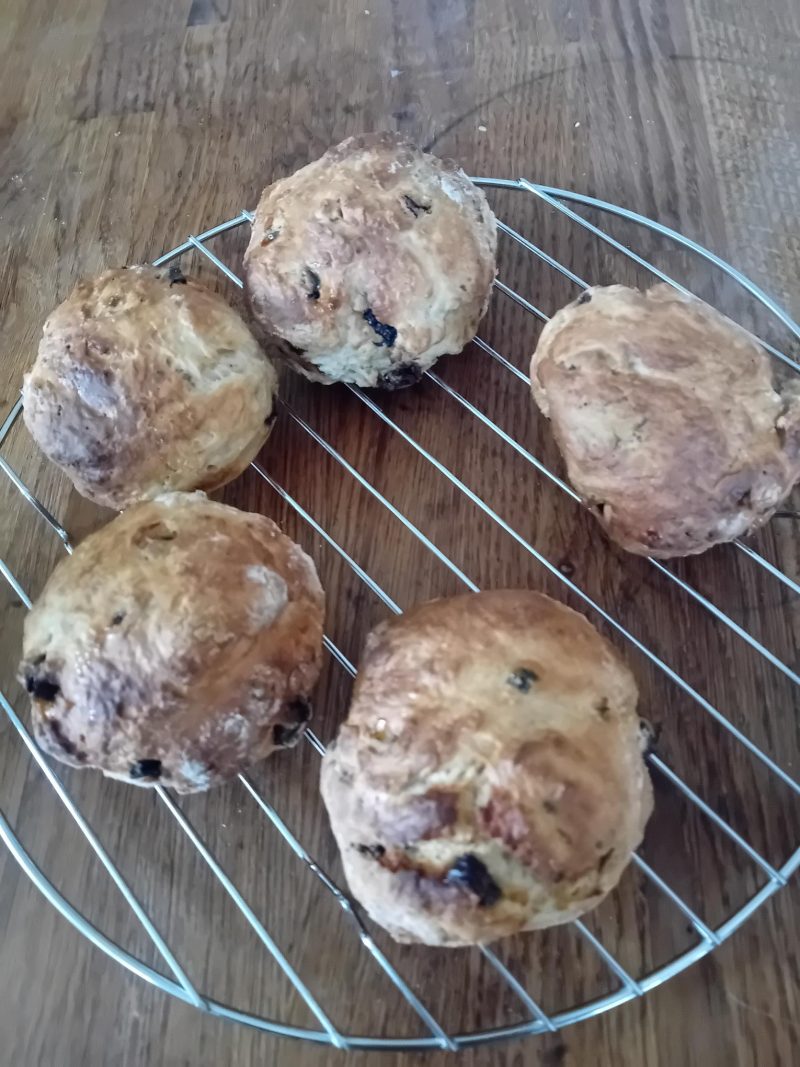 Easy 3 ingredient Christmas scones - Simple Frugal Life
